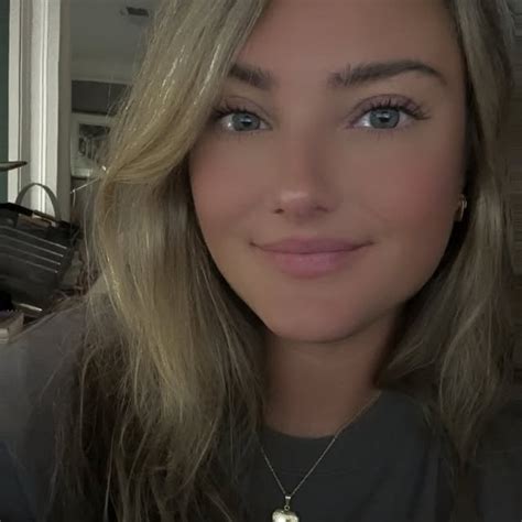 Callie Parker White Callie Cat • Threads Say More