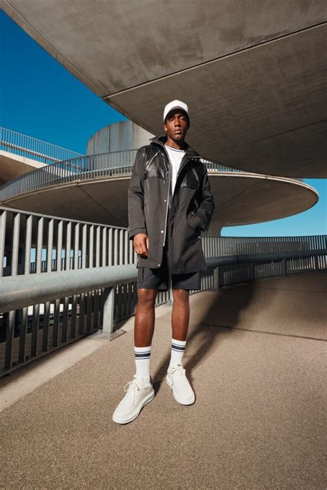 Karl Lagerfeld Pariser Klassik Mit Rockigem Chic
