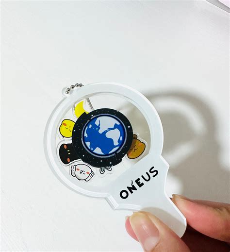 Oneus Lightstick Shaker Keychain Frizzylatte Shop