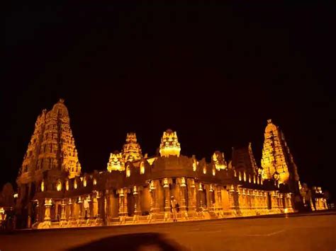 Yadadri యాదాద్రిలో విషాదం క్యూ లైన్ లో మహిళ మృతి Raashtra