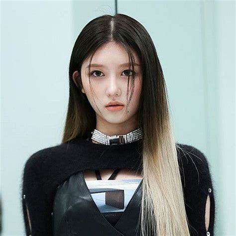 Pin By Mio On Kim Gaeul Girl Cosmic Girls Actresses