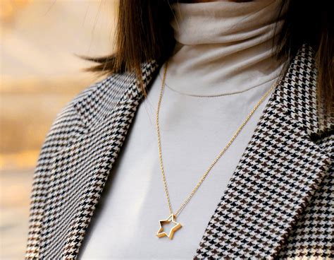 خرید آنلاین آویز طلا زنانه ستاره گالری تاج