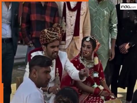 Dulha Dulhan Ka Video शादी में बुलेट की जिद पर अड़ गया दूल्हा तभी