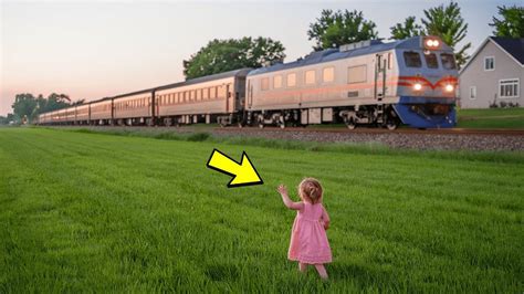 Девочка каждый день махала машинисту поезда Спустя 3 года произошло немыслимое Youtube