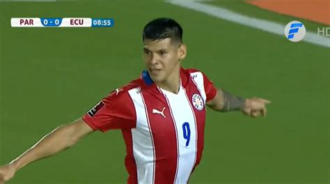 Paraguay Vs Ecuador Robert Morales Sorprendió A Todos Y Puso El Primer