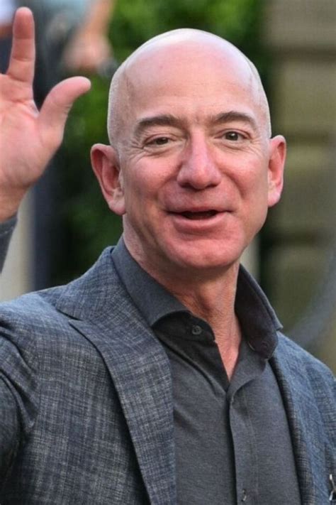 How The ‘two Pizza Rule Helped Jeff Bezos Avoid Useless Meetings At