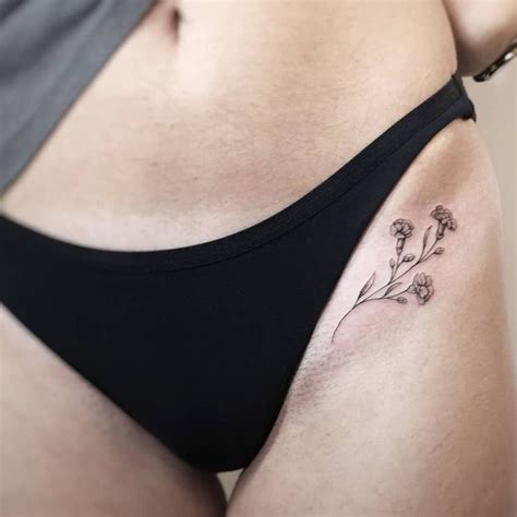 Pin de Ana Luísa Pacheco em Tattoos em 2020 Tatuagem perto da