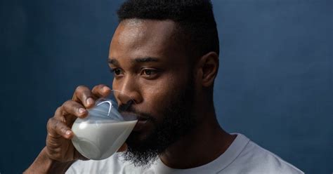 ¿la Leche Tibia Antes De Ir A La Cama Puede Ayudar A Dormir Mejor Esto