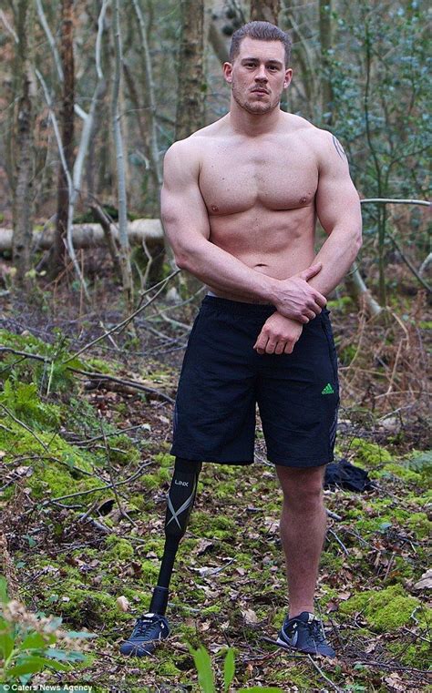 Personal Trainer To Become The First Ever Male Amputee To Grace Nyfw Amputee Model Amputee