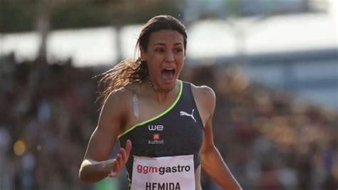 لاعبة المؤسسة العسكرية بسنت حميدة تحصل على الميدالية الذهبية فى بطولة هينجلو لألعاب القوى