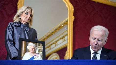 Queen Elizabeth Ii Us Präsident Joe Biden Und First Lady Verabschieden