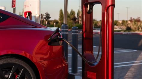 Tesladan Dünyanın En Büyük Supercharger Istasyonu Futureflow Life