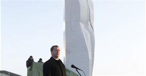 Monument Unveiled For Russias Boris Yeltsin Cbs News