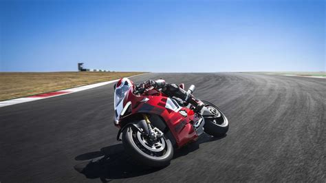DUCATI PANIGALE V4 R 2023 LEVA O DESEMPENHO PARA UM NOVO PATAMAR