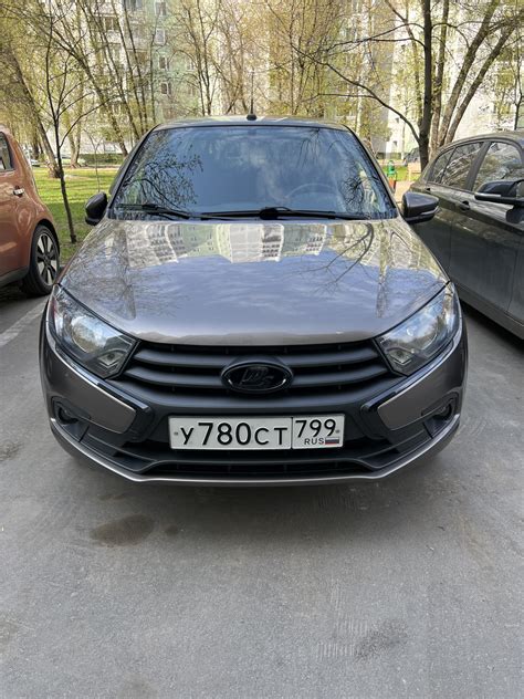 Черные молдинги переднего бампера — Lada Гранта (2G) FL, 1,6 л, 2019 ...