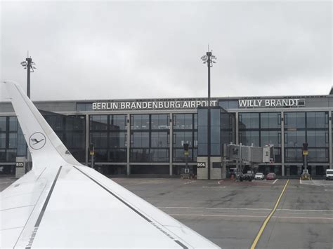 루프트한자 그룹 항공사 베를린 신공항 운항 시작