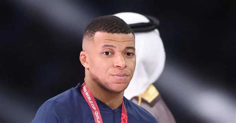 【カタールw杯】アルゼンチン、フランスをpk戦で下し36年ぶりw杯優勝！ エムバペとのエース対決はメッシに軍配 収入面でも〝異次元バトル〟（1