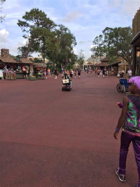 Our Review Of Mickey S Not So Scary Halloween Party Real Mom Recs
