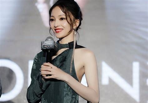 张韶涵美得太高调，6套造型性感与可爱并存，37岁还像17小姑娘！设计