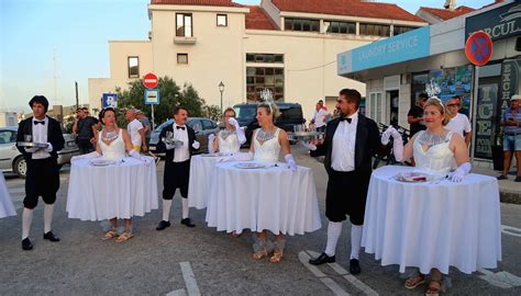 FOTO Maškarani doček pola Nove godine na Korčuli DubrovnikNet