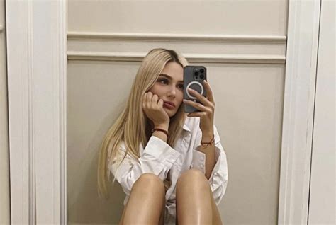 Наталья Рудова показала фигуру в бикини