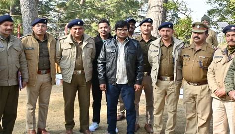 अल्मोड़ा एसएसपी राजगुरु को स्थानांतरण पर भावभीनी विदाई दी Gave