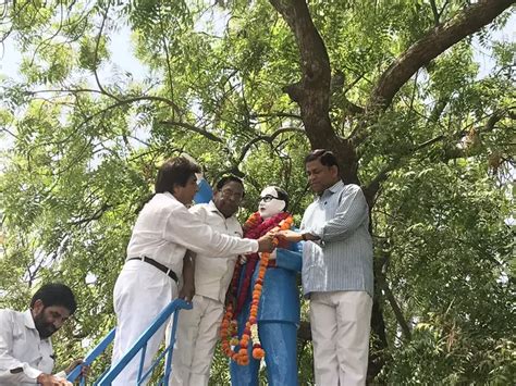 Actor Politician Raj Babbar Gets Two Year Jail For Assaulting A Polling
