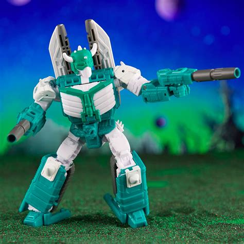 Transformers Buzzworthy G2 Universe Cybertronian Trooper Deluxe Robot