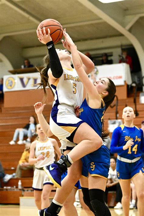 Girls Basketball Leipsic Slips Past St Johns In A Thriller