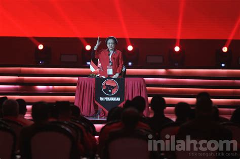 Foto Pidato Megawati Soekarnoputri Di Rakernas IV PDIP