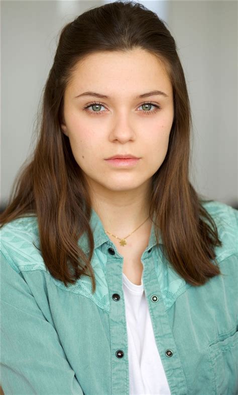 Mathilde Cerf Fiche Artiste Artiste Interprète La Plateforme Des