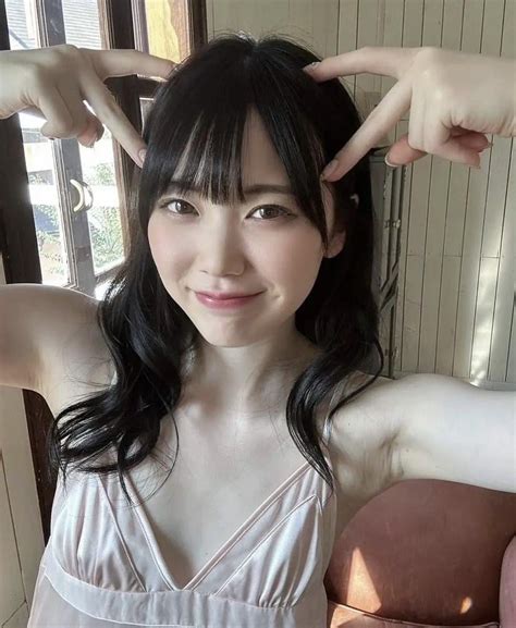 Nice Asian armpits : r/armpitfetish