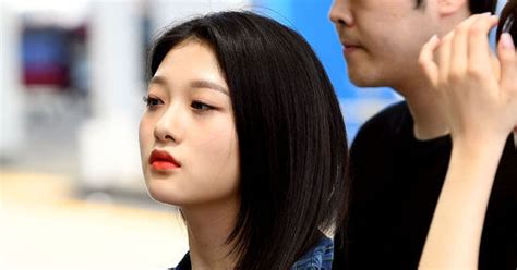 프로미스나인 이서연 졸려 보이는 표정 사진