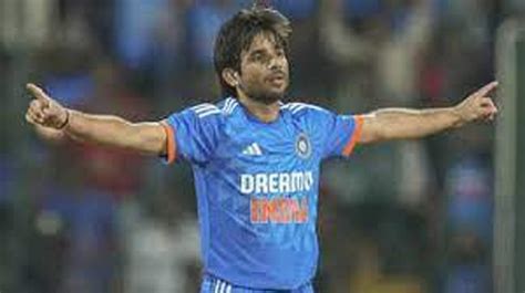 Ravi Bishnoi Becomes Worlds No1 T20i Bowler Daily Excelsior