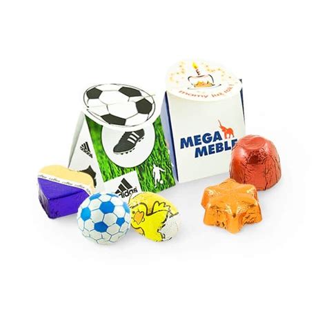 Emblémázott Focis Csoki Dobozkában Cégeknek Adt Egyedi Céges