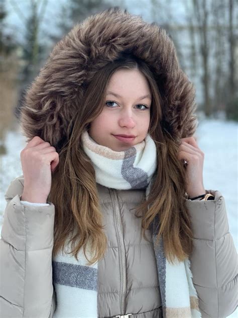 Model Sedcard Von Xenia R Weibliches New Face Fotomodel Deutschland