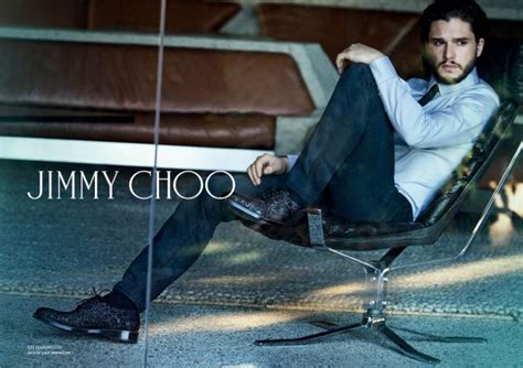 Jon Snow Pose Pour Jimmy Choo