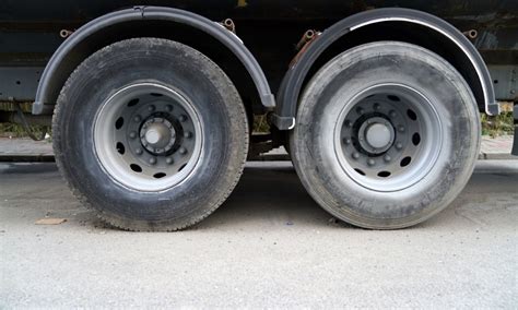 Common Semi Truck Wheel End Issues To Know About Van Horn Truck Parts Inc