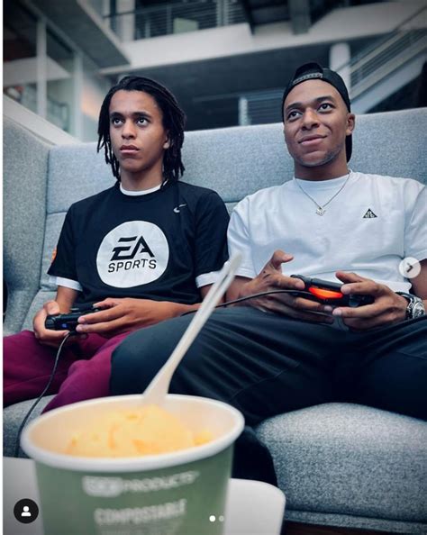 Le Message Du Frère De Mbappé « Tête Haute Grand Frère Tu Es Un Modèle
