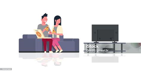 행복 한 커플 휴가 소파에 앉아 Tv를 보고 피자 남자 여자를 먹는 휴식 개념 남성 여성 만화 캐릭터 전체 길이 평면 수평 분리 건강에 좋지 않은 음식에 대한 스톡 벡터