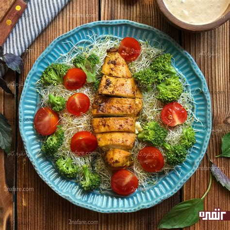 طرز تهیه سالاد مرغ و جوانه شبدر • دونفره