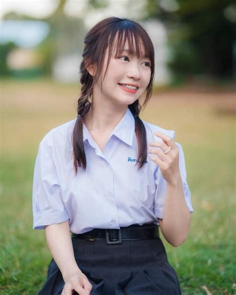 ปักพินโดย Lina Tran ใน Thai ในปี 2024 สาวมปลาย สาว สาวมหาลัย
