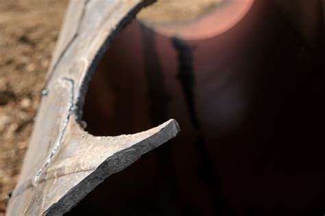 물 공급을 위해 금속 파이프를 절단하는 가스 토치의 클로즈업 0명에 대한 스톡 사진 및 기타 이미지 0명 강철 건설 산업 Istock