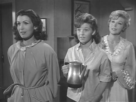 怀旧经典火星叔叔马丁第1季第1集 中字 美国1963年 My Favorite Martian S1E01 哔哩哔哩