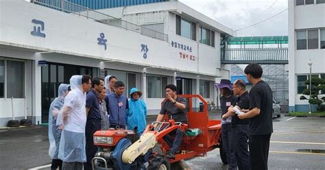 경남농업기술원 농기계 운전 자격증 취득 실기교육 추진