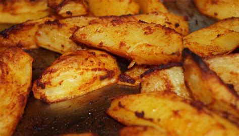 РЕЦЕПТ за највкусните печени компири Крцкави и сочни Убавина и здравје