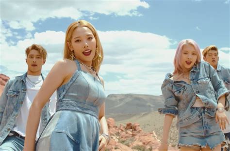 Co Ed K Pop Group Kard Drops Summery Hola Hola