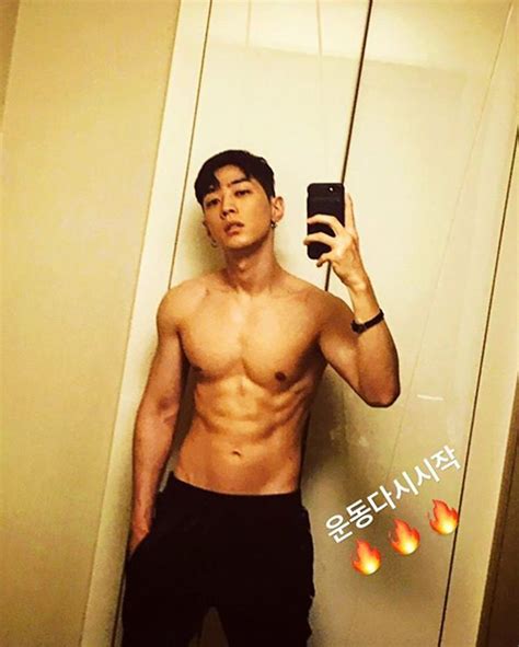 [근황] 그레이 여심 녹이는 탄탄한 근육질 몸매 과시 “다시 운동 시작” 김지웅 기자 톱스타뉴스