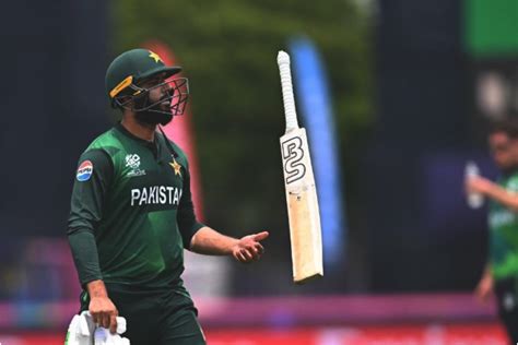Imad Wasim Announces Retirement From International Cricket Again