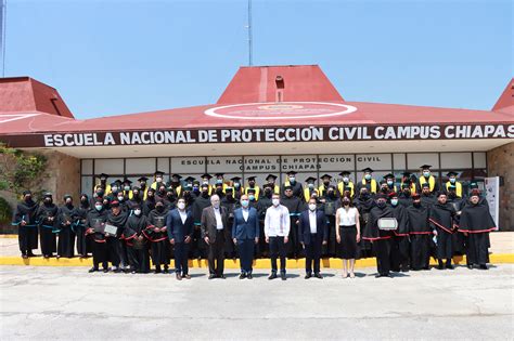 Gobernador asiste a ceremonia de graduación de la Escuela Nacional de
